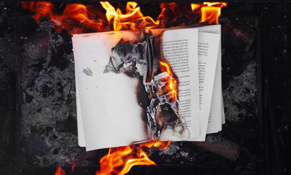 Exploring Ray Bradbury's Masterpiece: Insights from the Fahrenheit